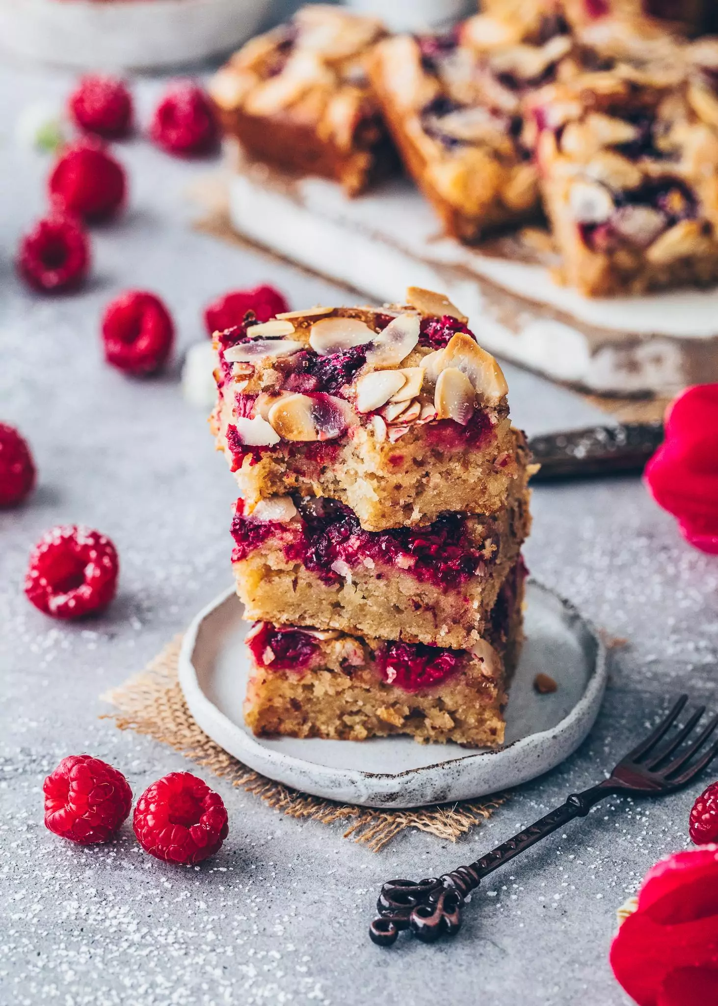 Raspberry Almond Bars | Easy Sheet Cake - Bianca Zapatka | Recipes